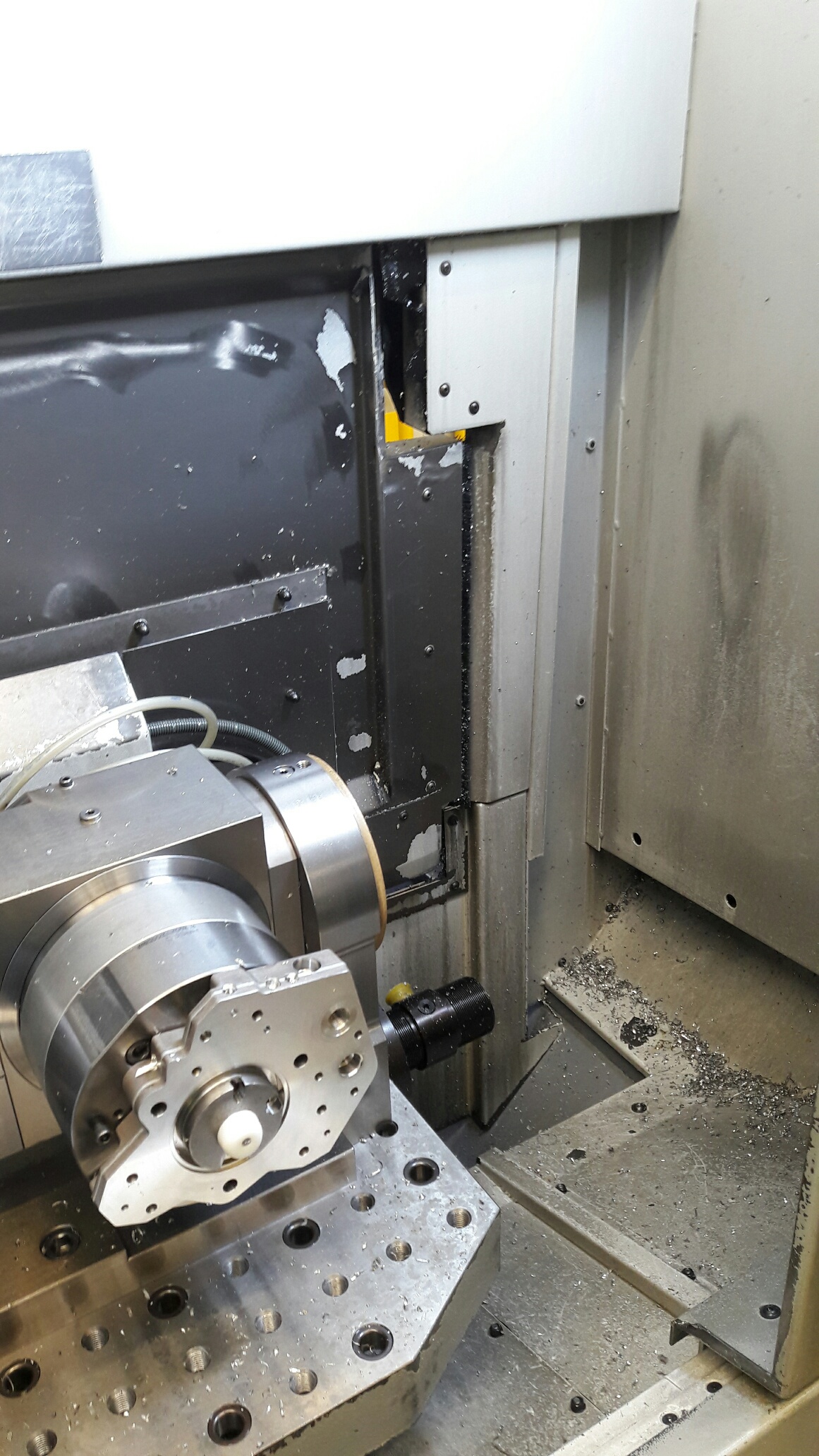 အသုံးပြုပြီးသား DECKEL DMP 60 V 4-axis machining center ကိုဝယ်ပါ။