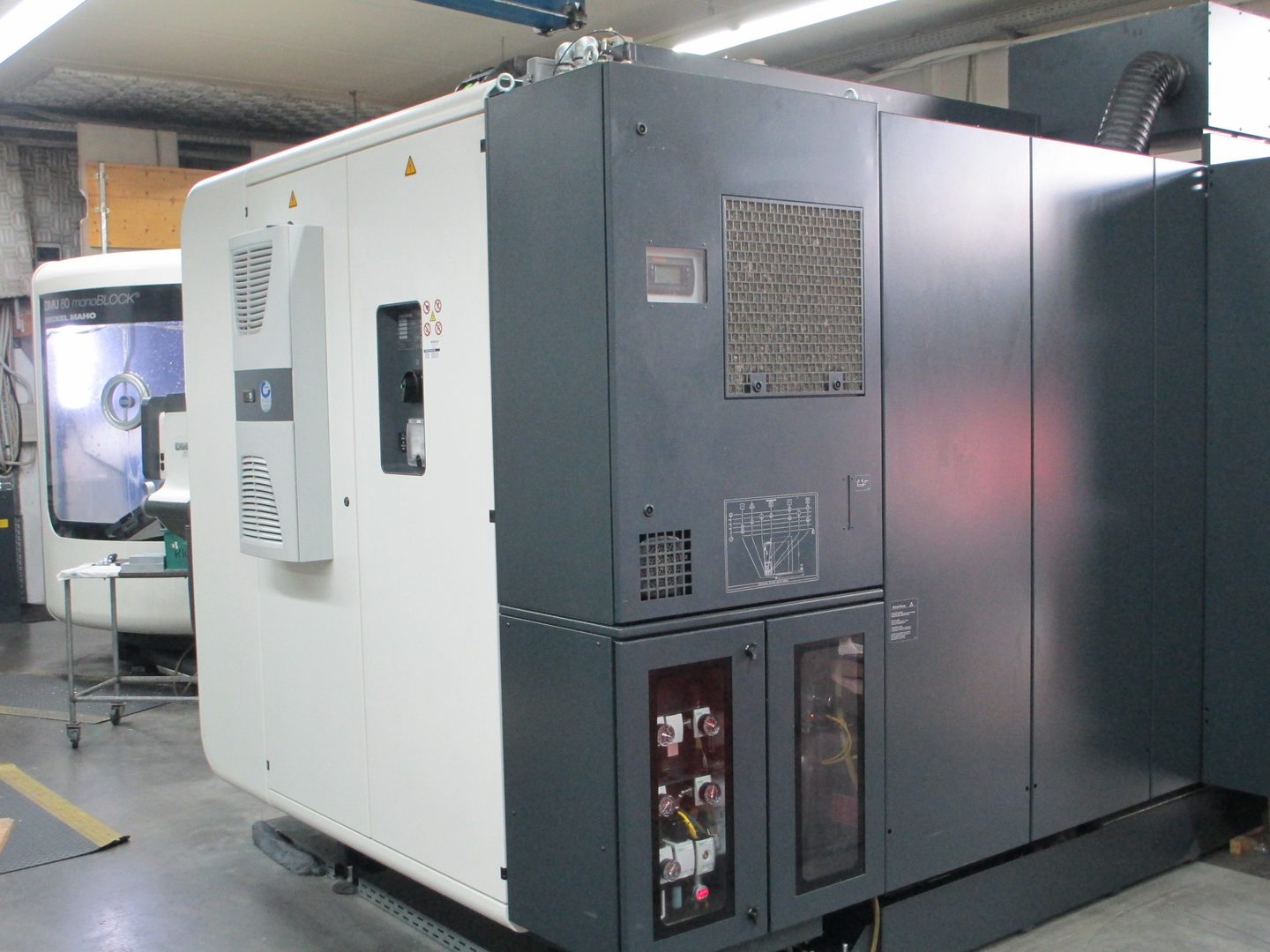 Efa nampiasaina DMG Deckel Vidio ny HSC 55 linear 5-axis