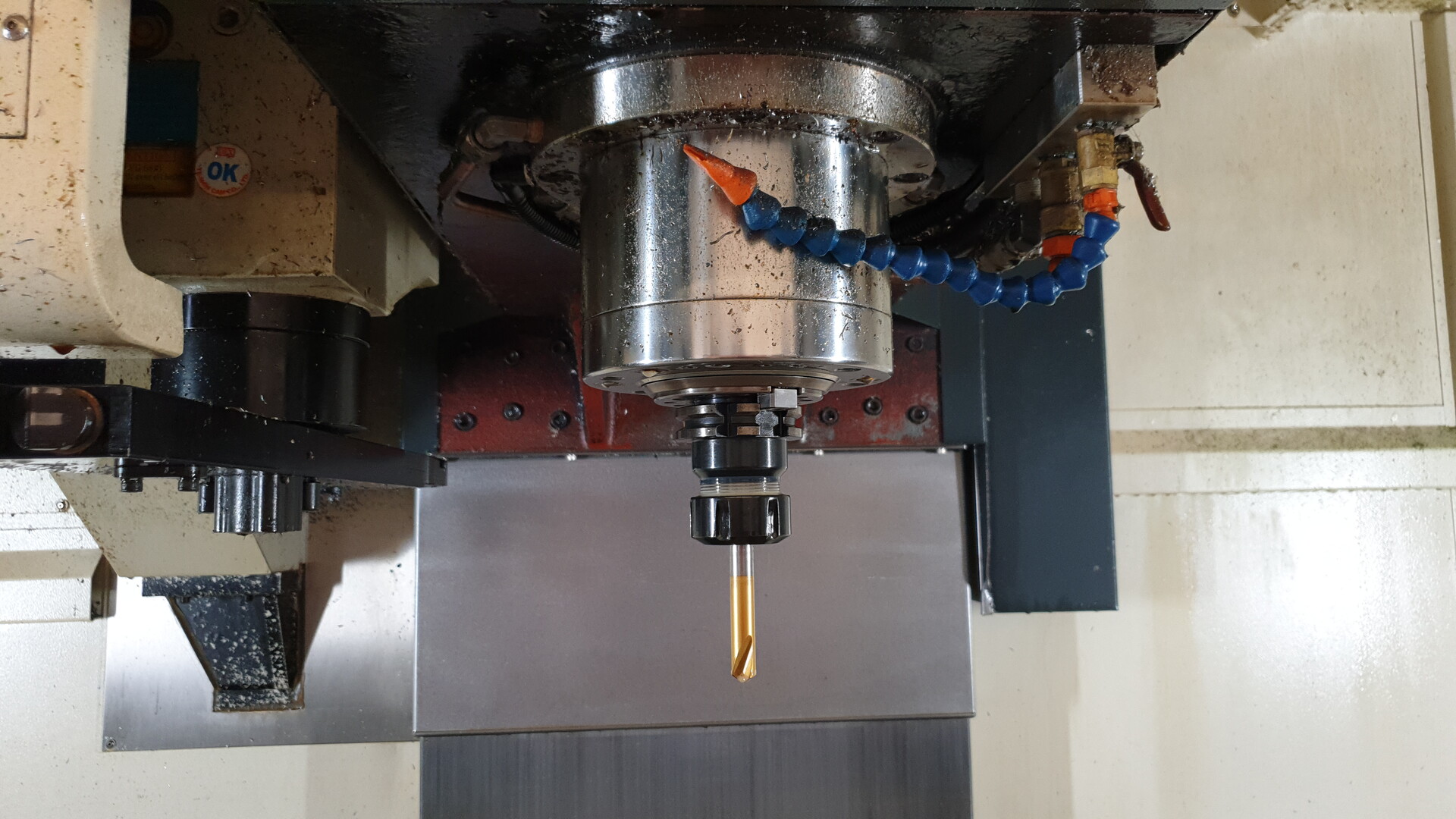 Gebrauchte AXON VMC-1270-H3L vertikales BAZ kaufen