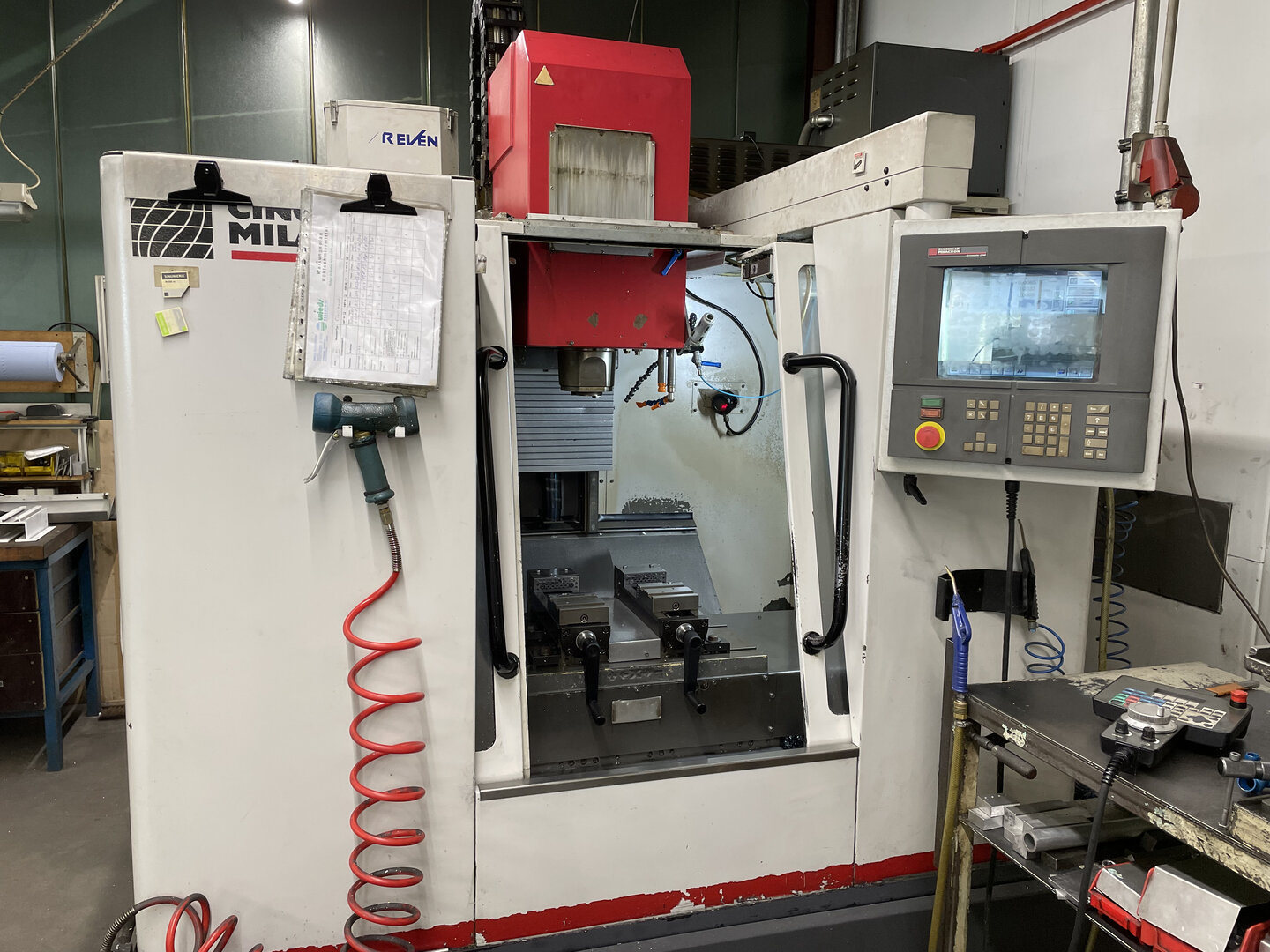 Best CINCINNATI Arrow 500 3Axis Milling Machine vertical for Sale