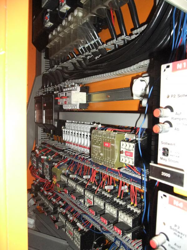 DUNKES - HDZ 315/200/200 deep draw press | Asset-Trade