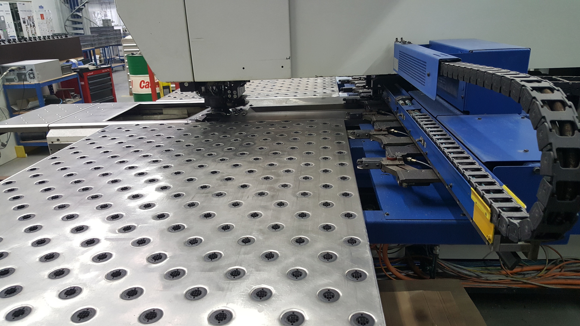 Buyy Used TRUMPF TC 260R Punching Nibbling Machine