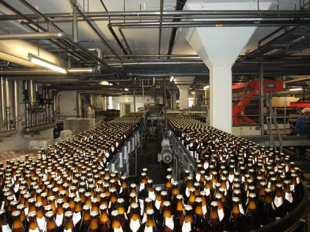 Complété KRONES Ligne d'embouteillage RBG Bière, 60.000 XNUMXL