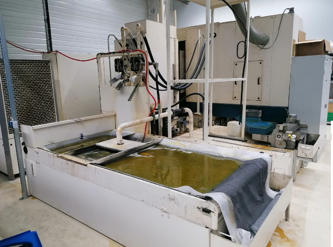 Gebruikt kopen en verkopen ELB microCut AC 8 CNC-slijpmachines