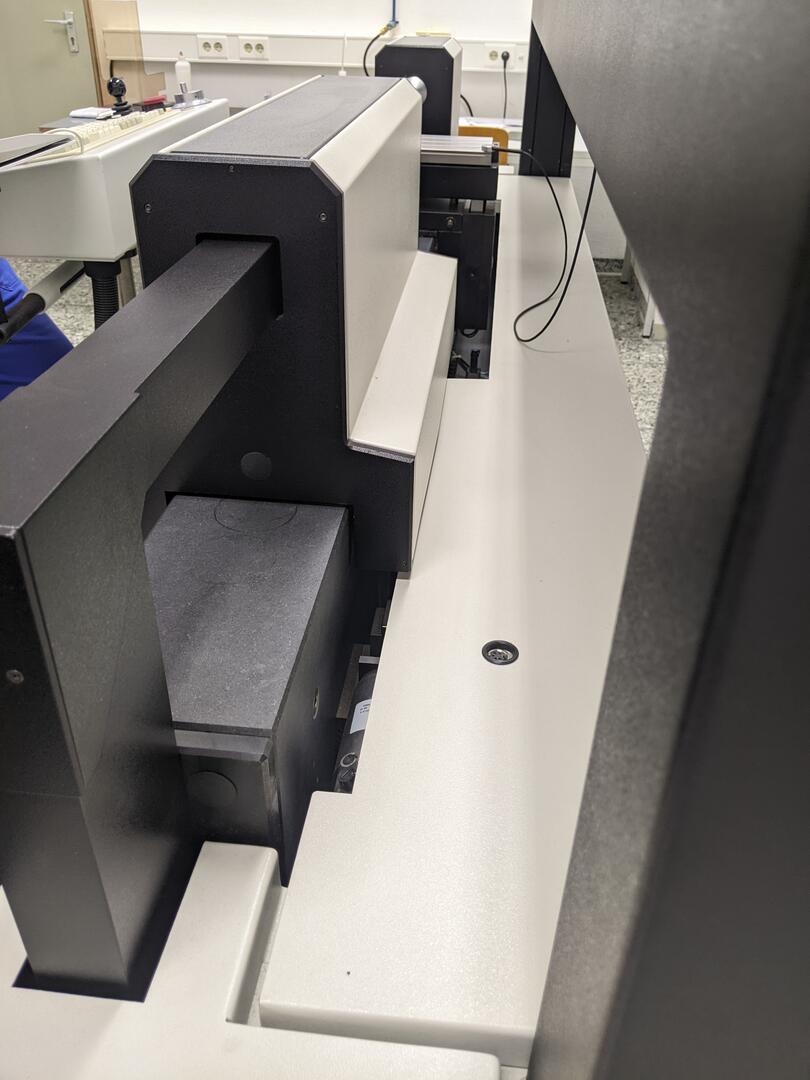 MAHR 828 CIM-1000 Precision Universal Length Measuring Machine | Asset ...