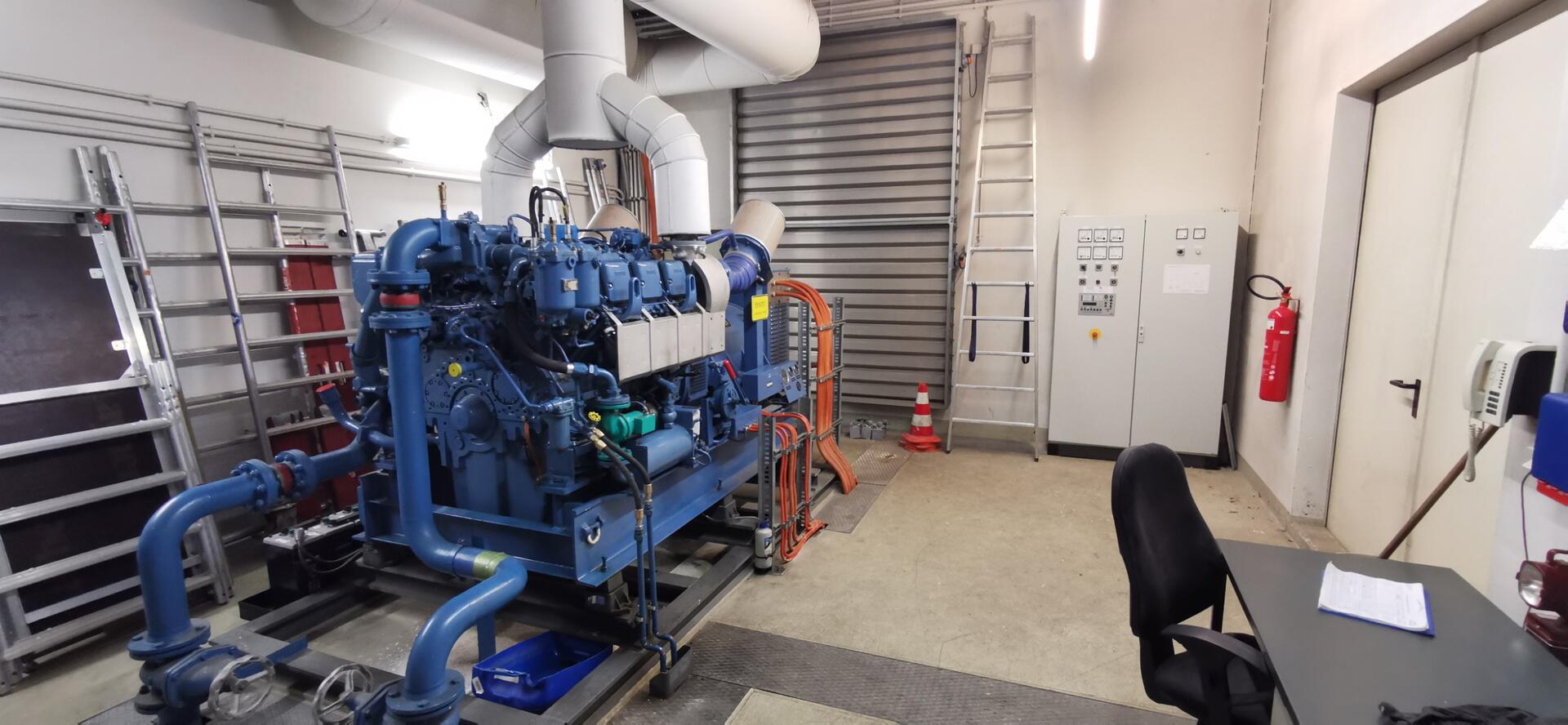 Beste gebrauchte MTU 6V 396 TC 42 mit AvK DKBN80/500-4TS Generator 500 ...