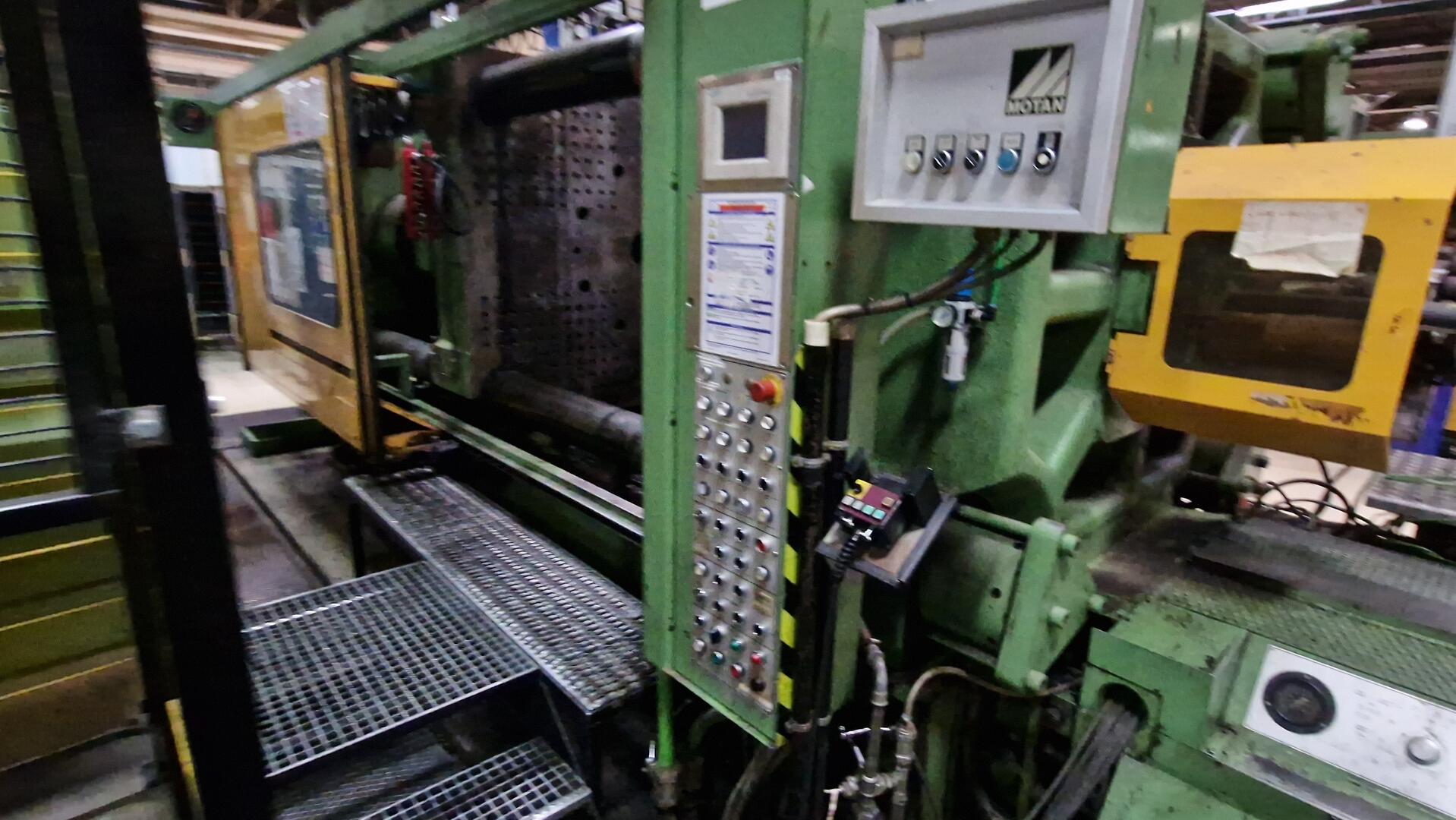 Buy best used WINDSOR W1000 Injection molding Machine 1000Ton