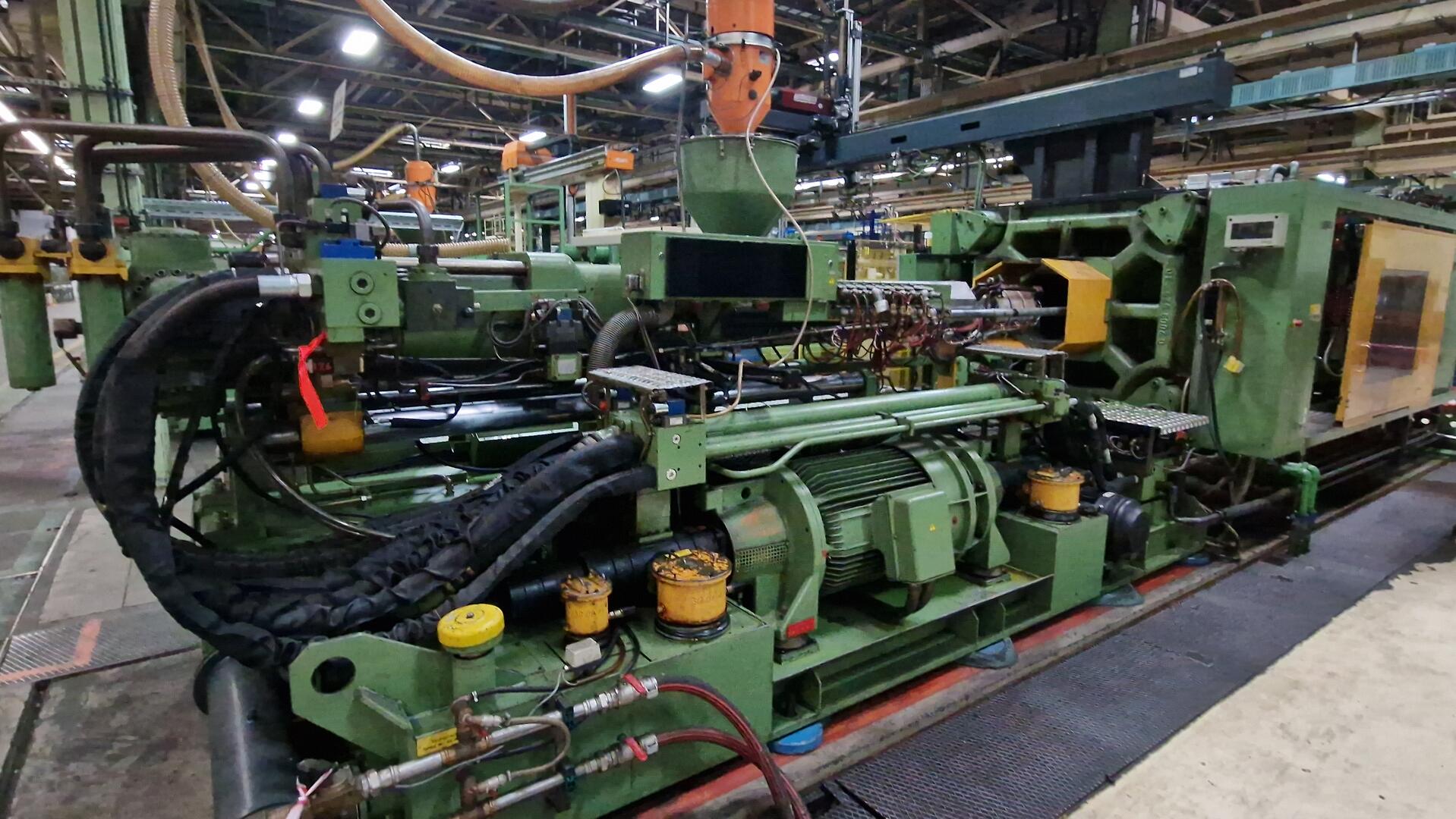 Buy best used WINDSOR W1000 Injection molding Machine 1000Ton